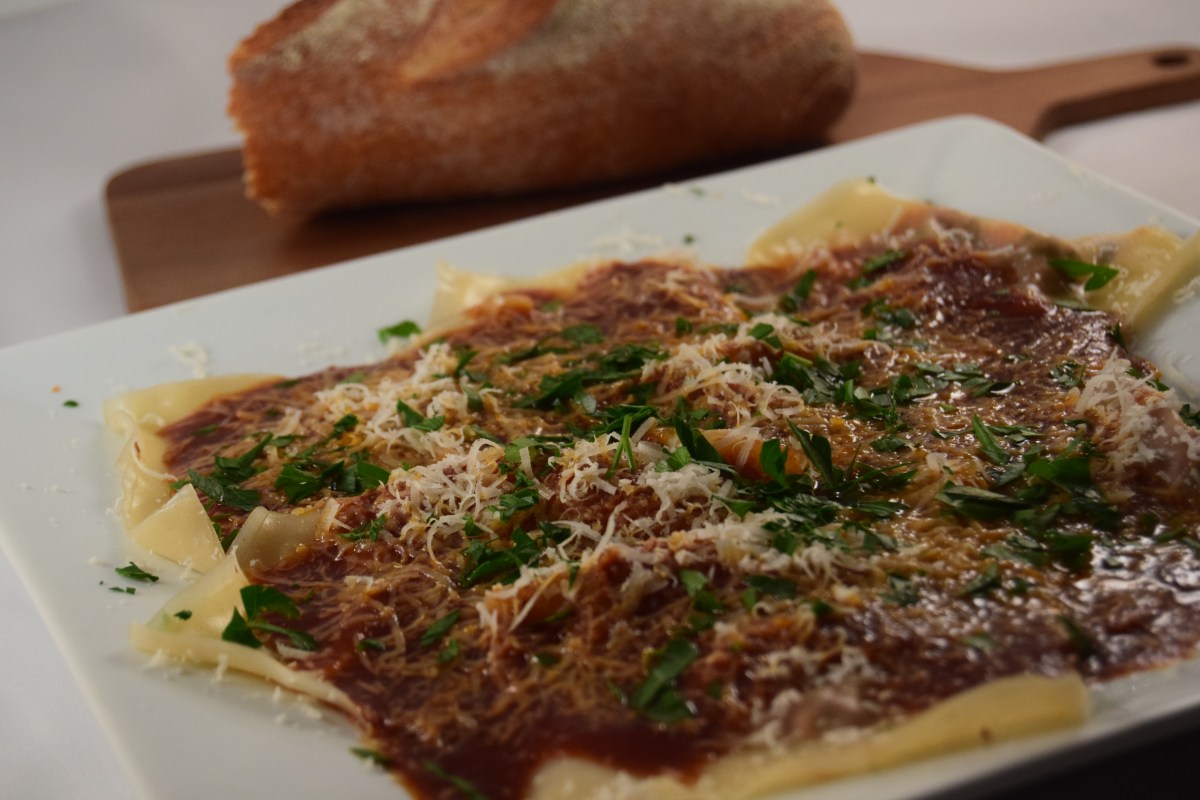 Deconstructed Meat Sauce Ravioli – The Devour Hour